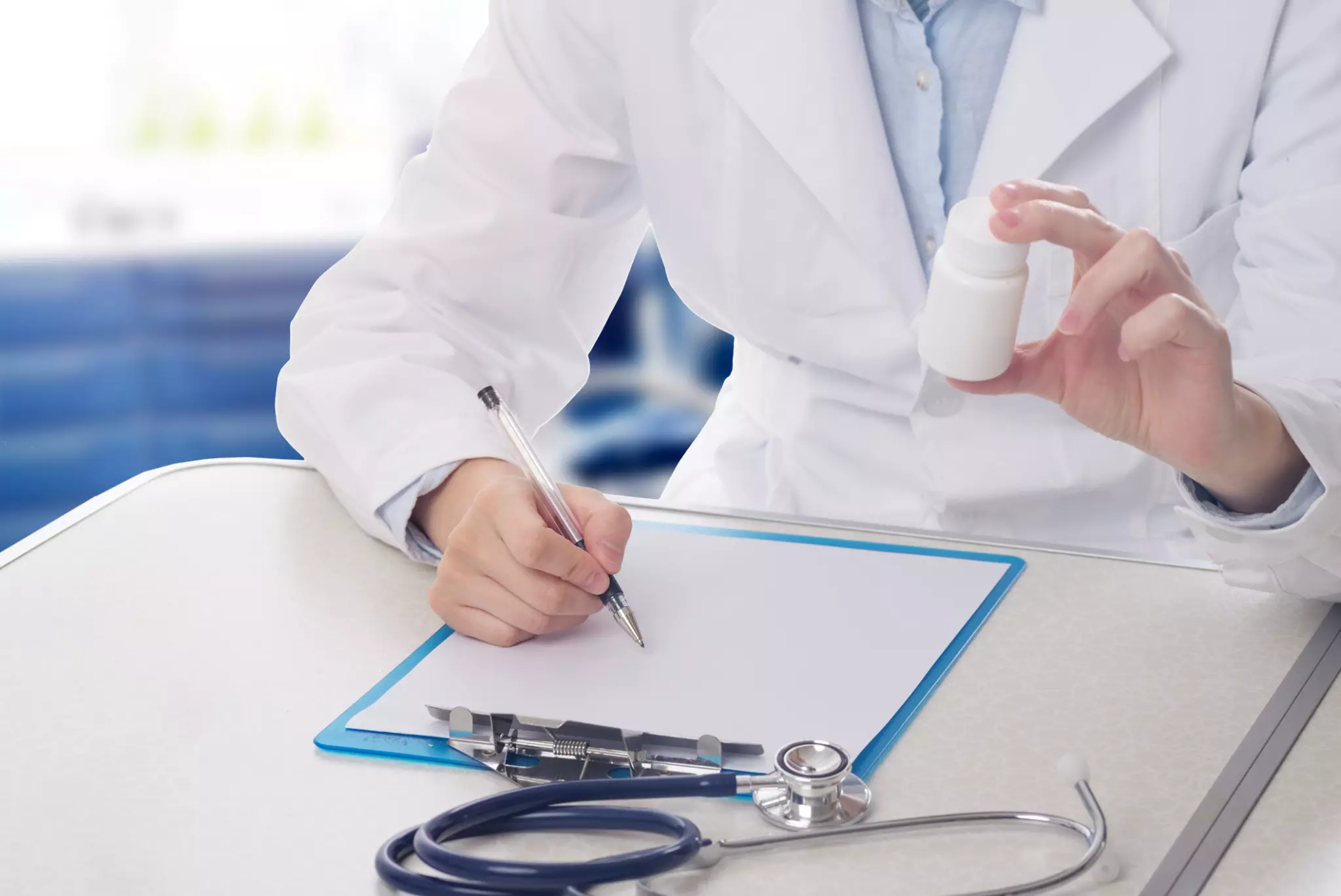 Sử dụng thuốc Coltramyl Thiocolchicoside giãn cơ như thế nào?